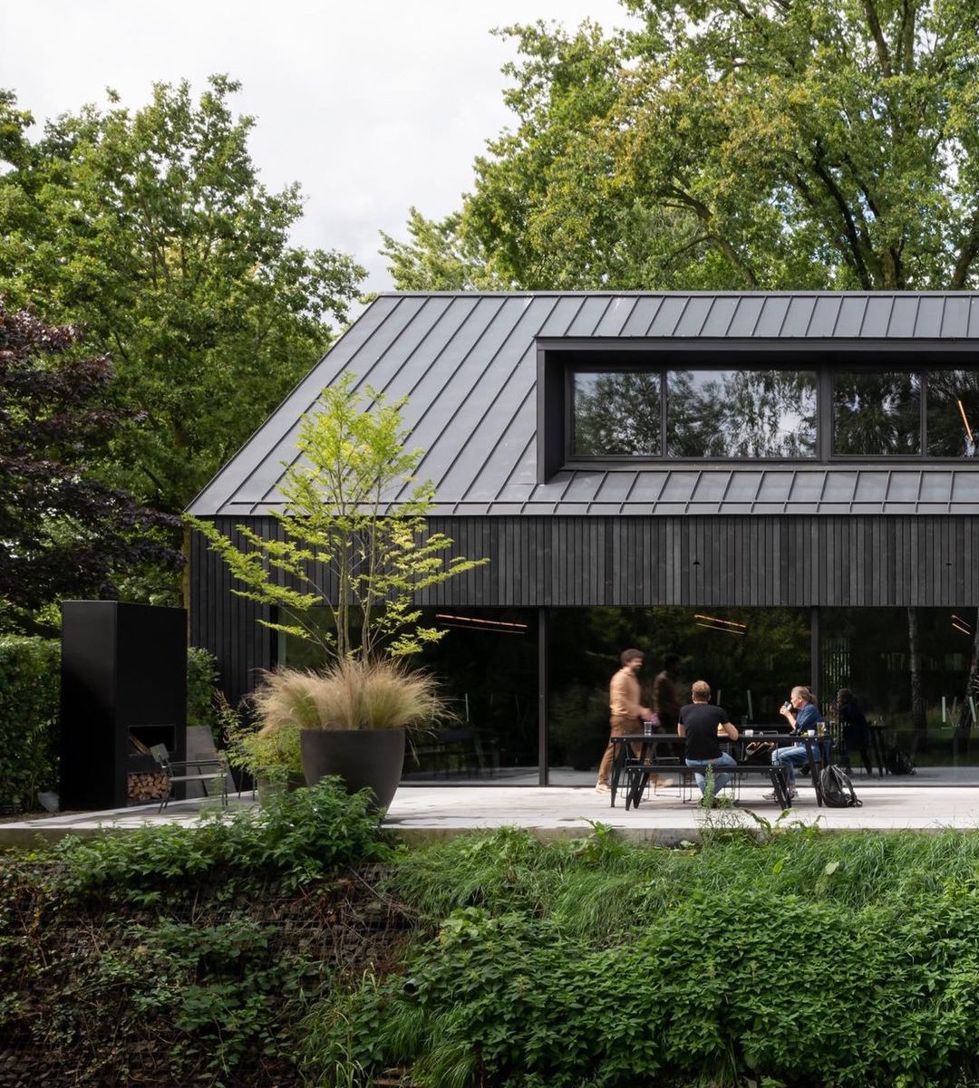 The Black Barn - Architecture Hunter