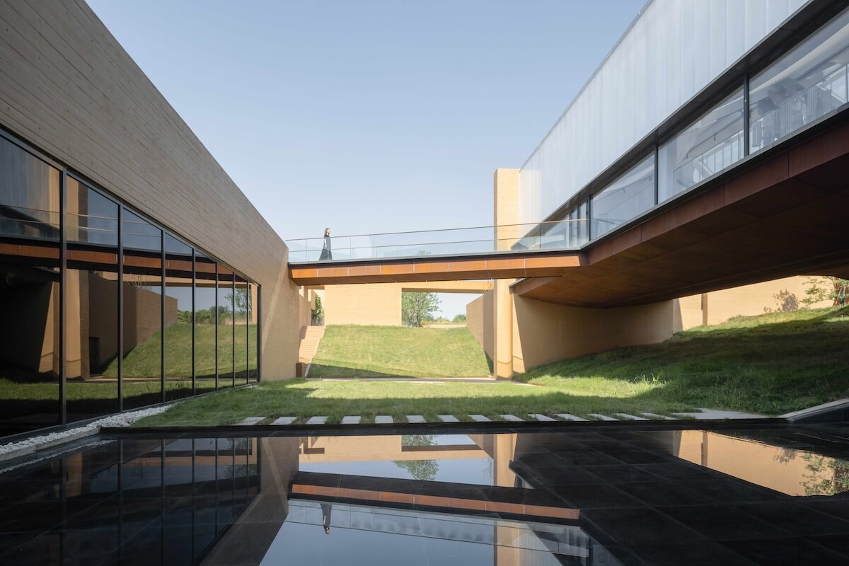 Mu Feng Yue Hotel by STUDIO A+ | Architecture Hunter