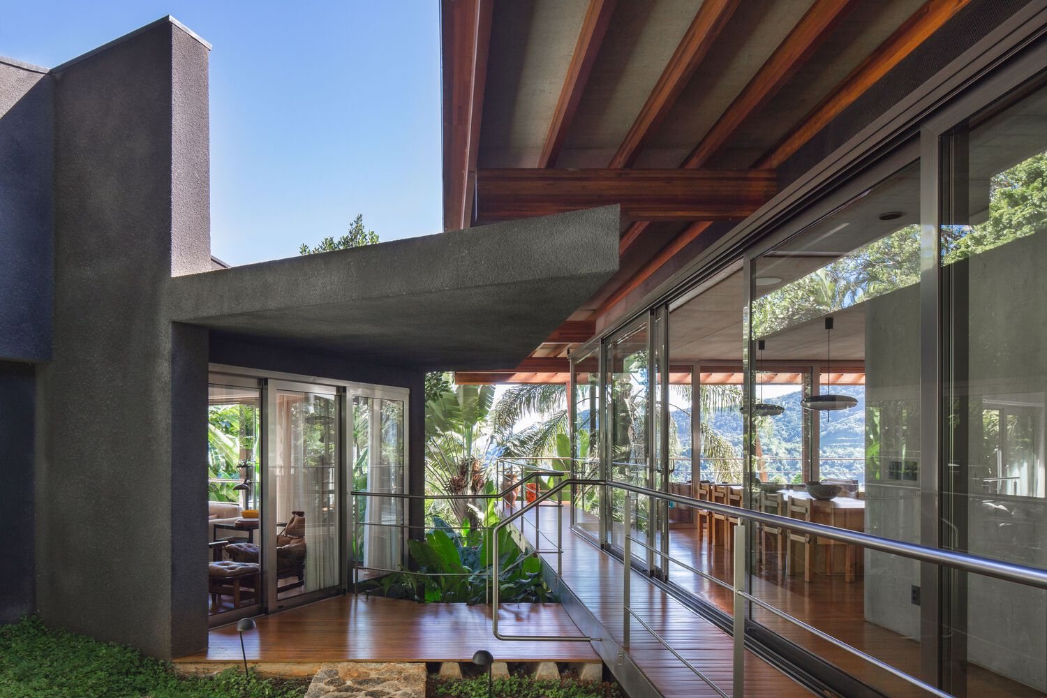 Sahy Residence byAndrade Morettin | Architecture Hunter