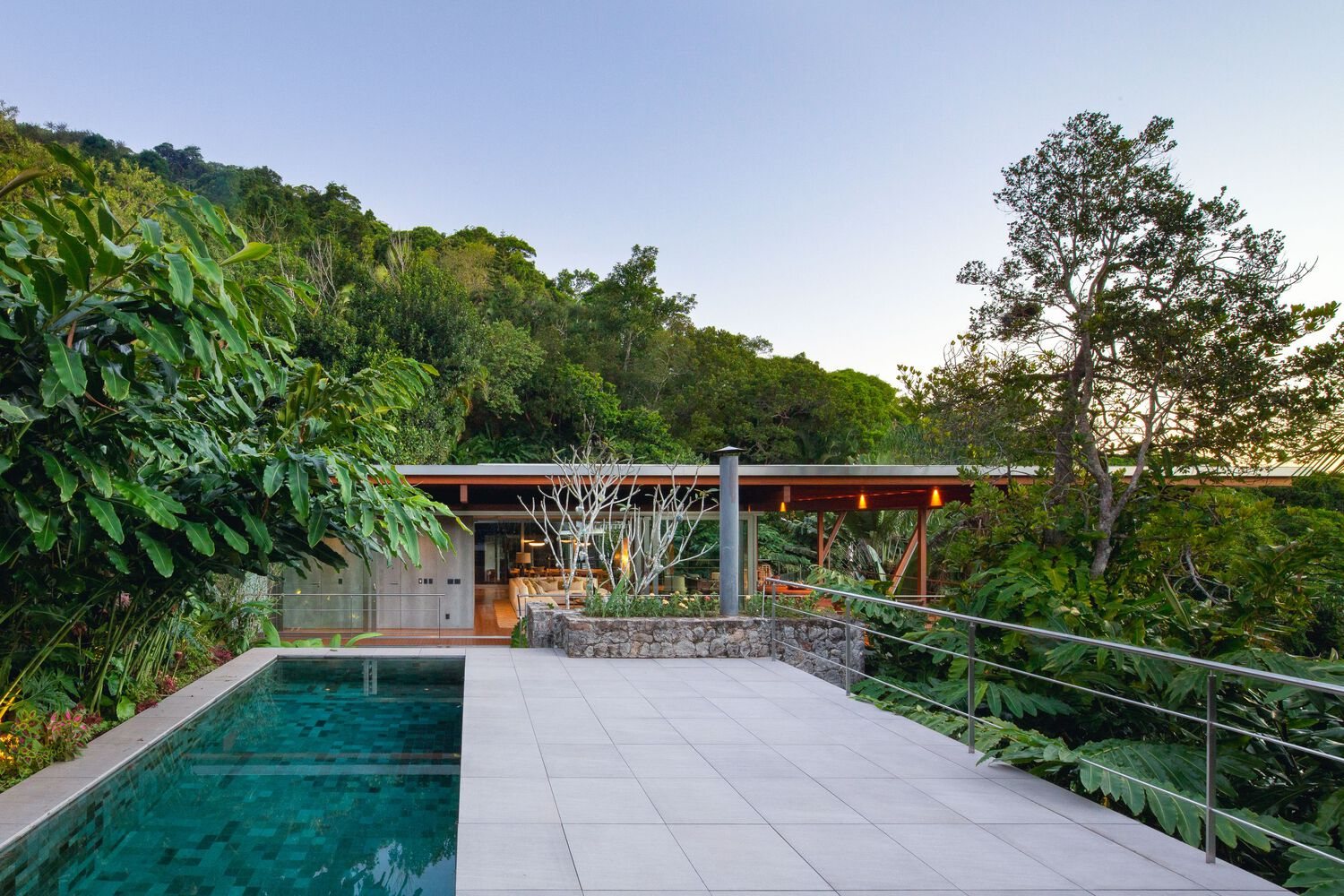 Sahy Residence byAndrade Morettin | Architecture Hunter